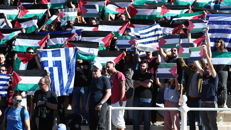 Δεκάδες παλαιστινιακές σημαίες στο Καλλιμάρμαρο - Zougla