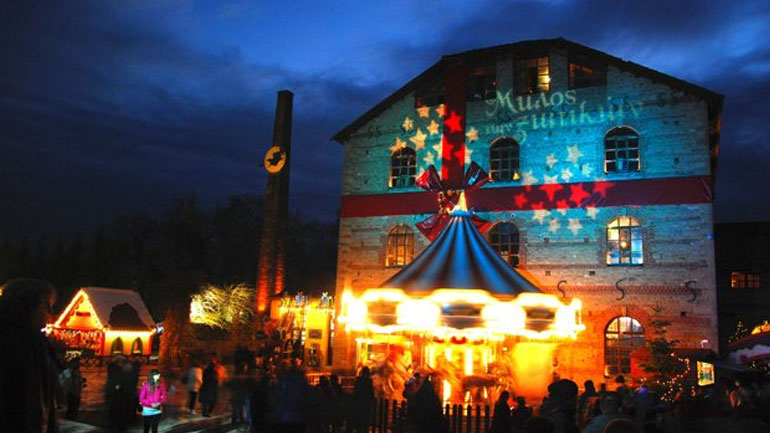 Το μεγαλύτερο Χριστουγεννιάτικο θεματικό πάρκο της Ελλάδας - Zougla