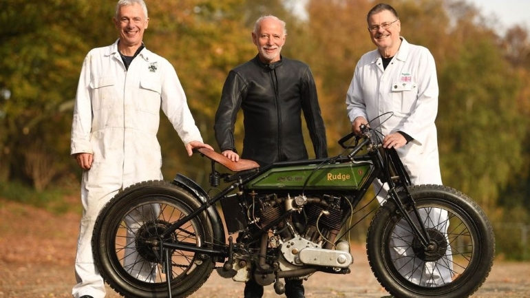Ζώντας 100 χρόνια μετά - Η αναπαλαίωση της Rudge 996cc που έσπαγε ρεκόρ - Zougla