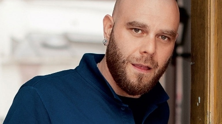 Συγκινεί στο νέο του τραγούδι ο Stavento: «Μπαμπά μου ξέρω αν σηκωθείς ...