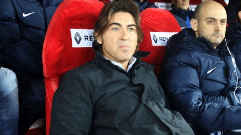 Αναλαμβάνει ο Σα Πίντο τον ΑΠΟΕΛ - Zougla