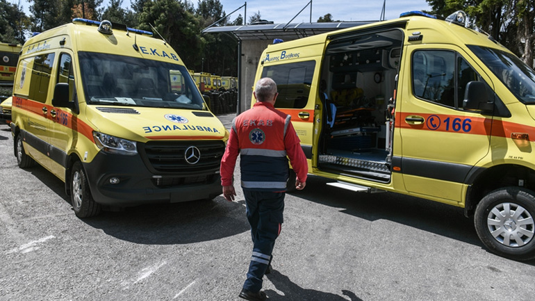 «Λούφα» 112 διασωστών του EKAB - Zougla