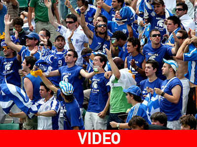 Το... show των οπαδών του Παγδατή - Zougla