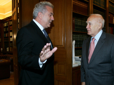 Επίσκεψη Αβραμόπουλου στο προεδρικό μέγαρο - Zougla