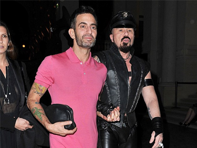 Marc Jacobs: Μια εμφάνιση που θα συζητηθεί - Zougla